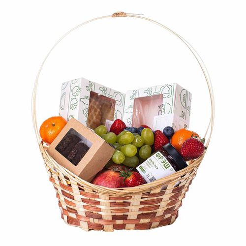 Продуктовый подарочный набор 8 Марта 1 кг - купить с доставкой на дом в ...
